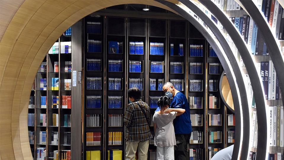 Librería surrealista se convierte en un lugar para huir del calor del ...