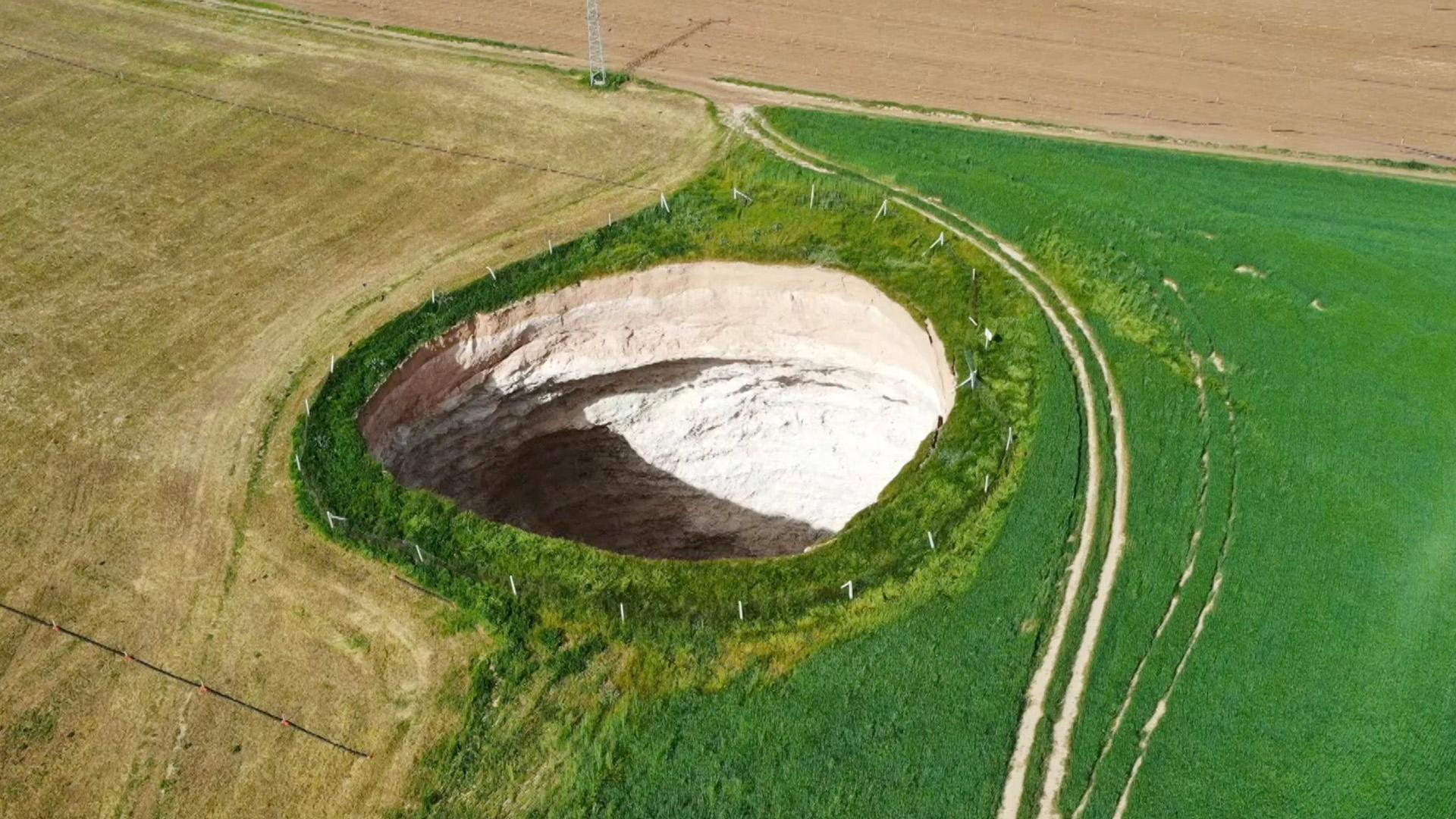 Cientos de enormes sumideros aparecen en Turquía - CGTN en Español