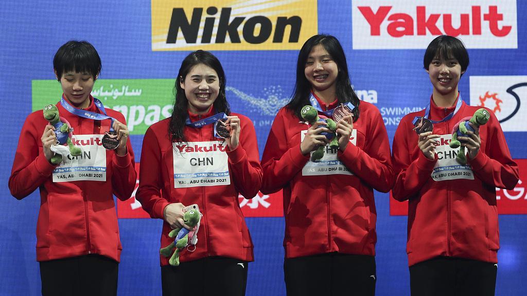 China logra el bronce en el relevo femenino 4x100 estilos y bate el récord de Asia - CGTN en Español