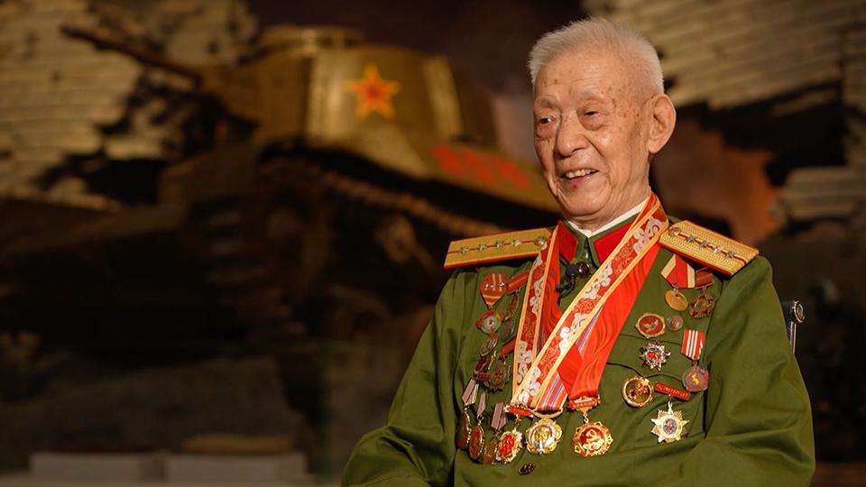 Escuchemos a un veterano de 94 años hablar de la Campaña de Liaoxi ...