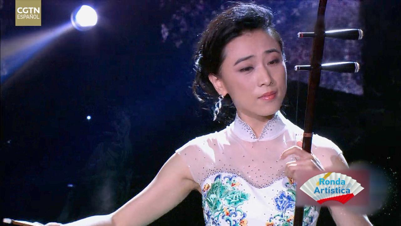 Borracho bajo la luna - Yang Xue - CGTN en Español