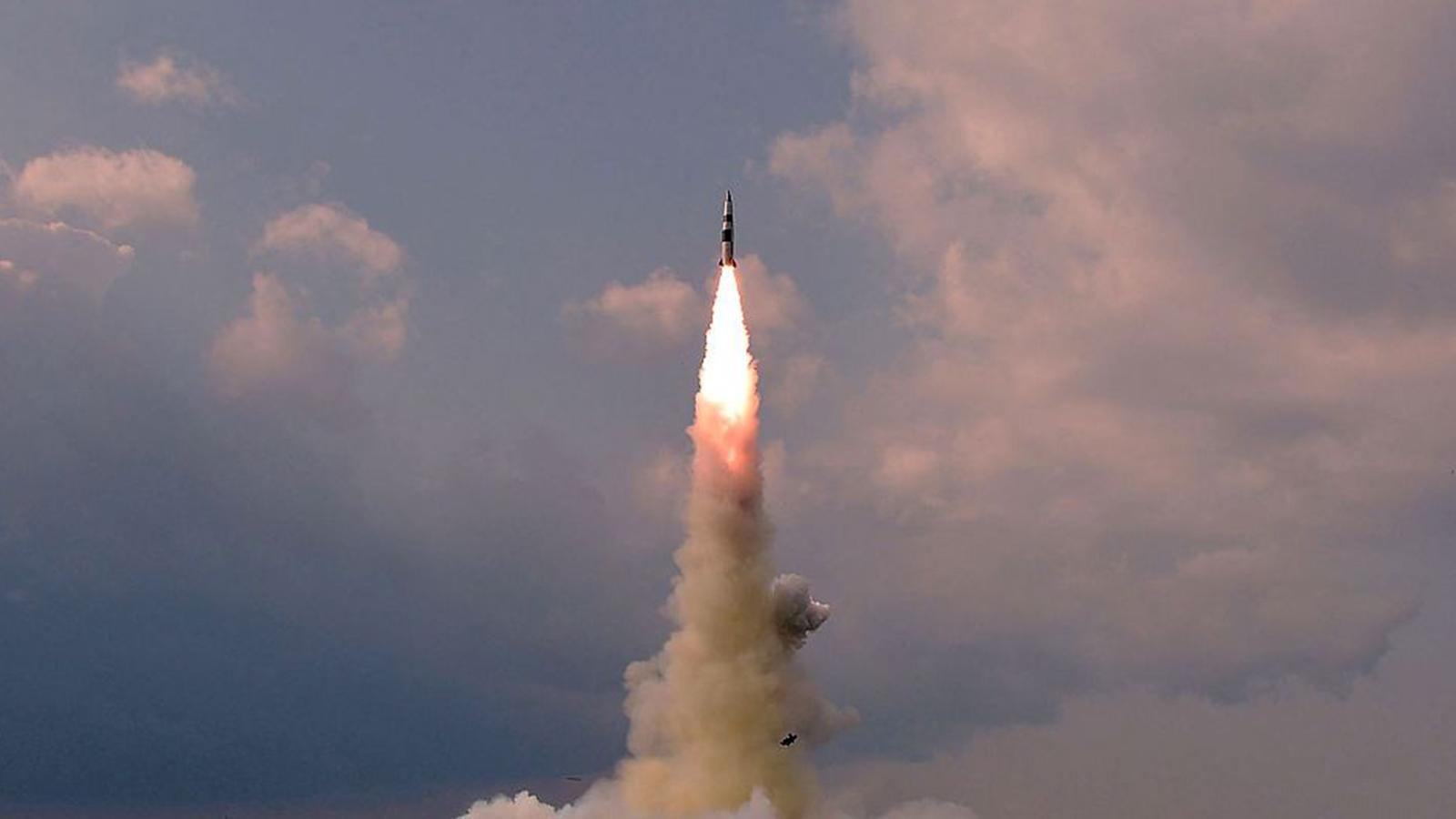 La RPDC lanza proyectil no identificado hacia aguas orientales - CGTN ...